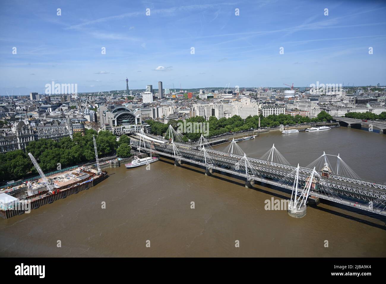 Hungerford & Golden Jubilee Bridges, London Stock Photo - Alamy