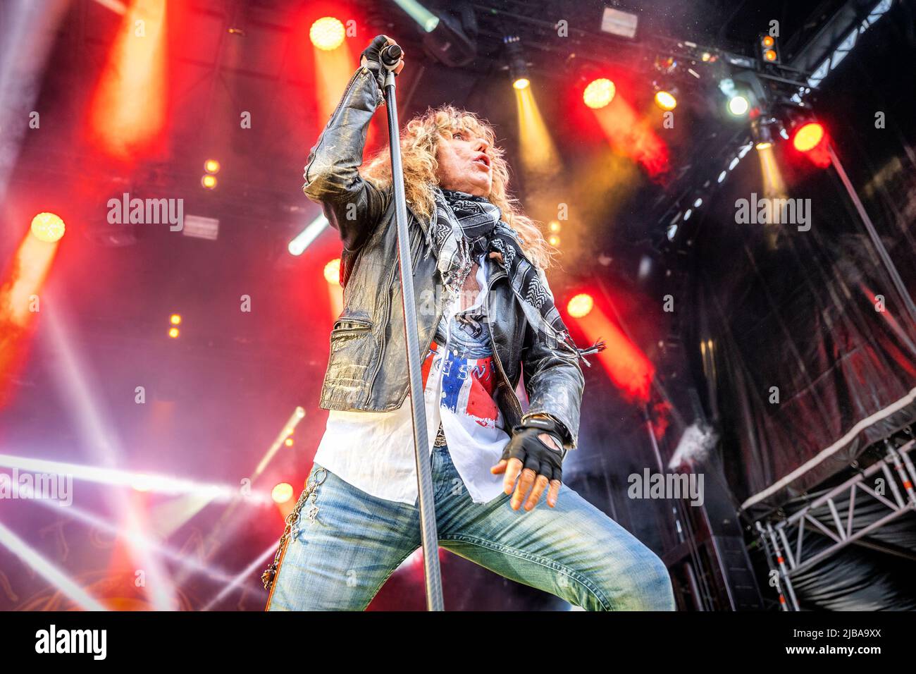 Whitesnake singer david coverdale performs hi-res stock photography and ...