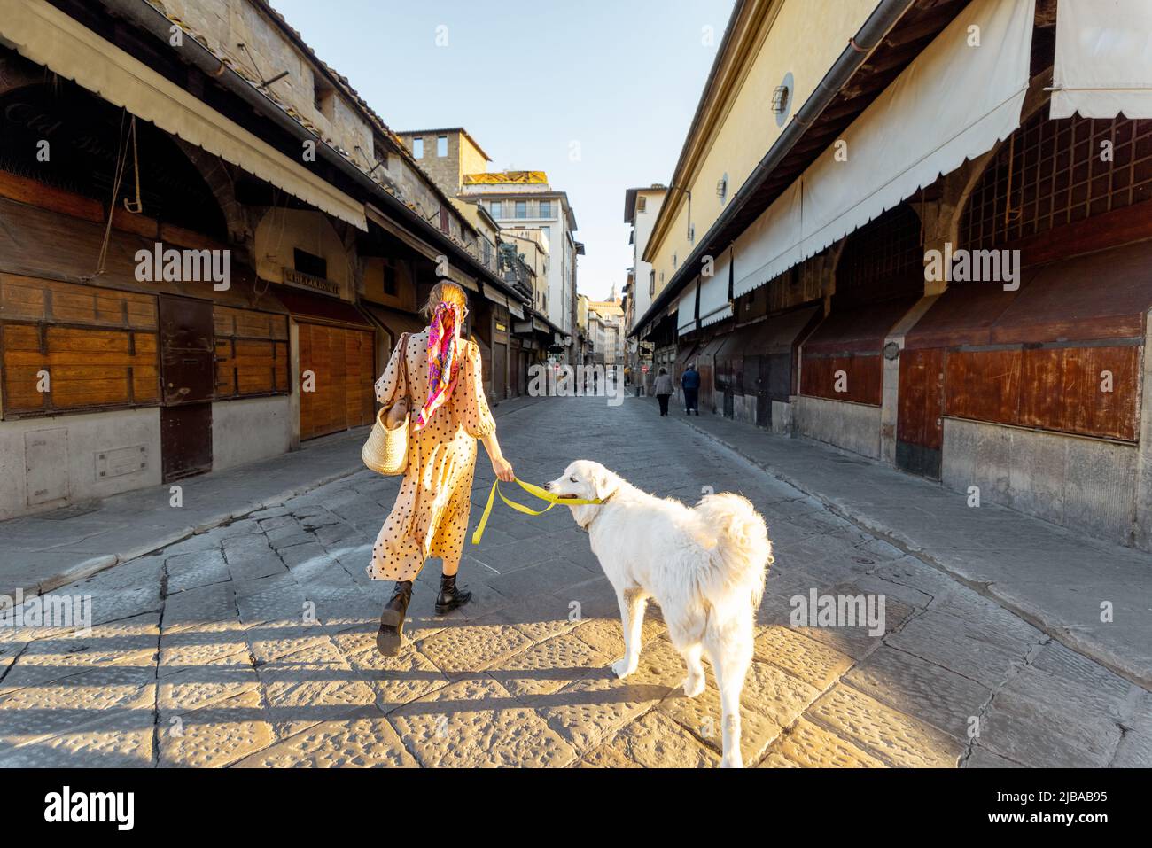 Woman traveler tourist walks hi-res stock photography and images - Alamy