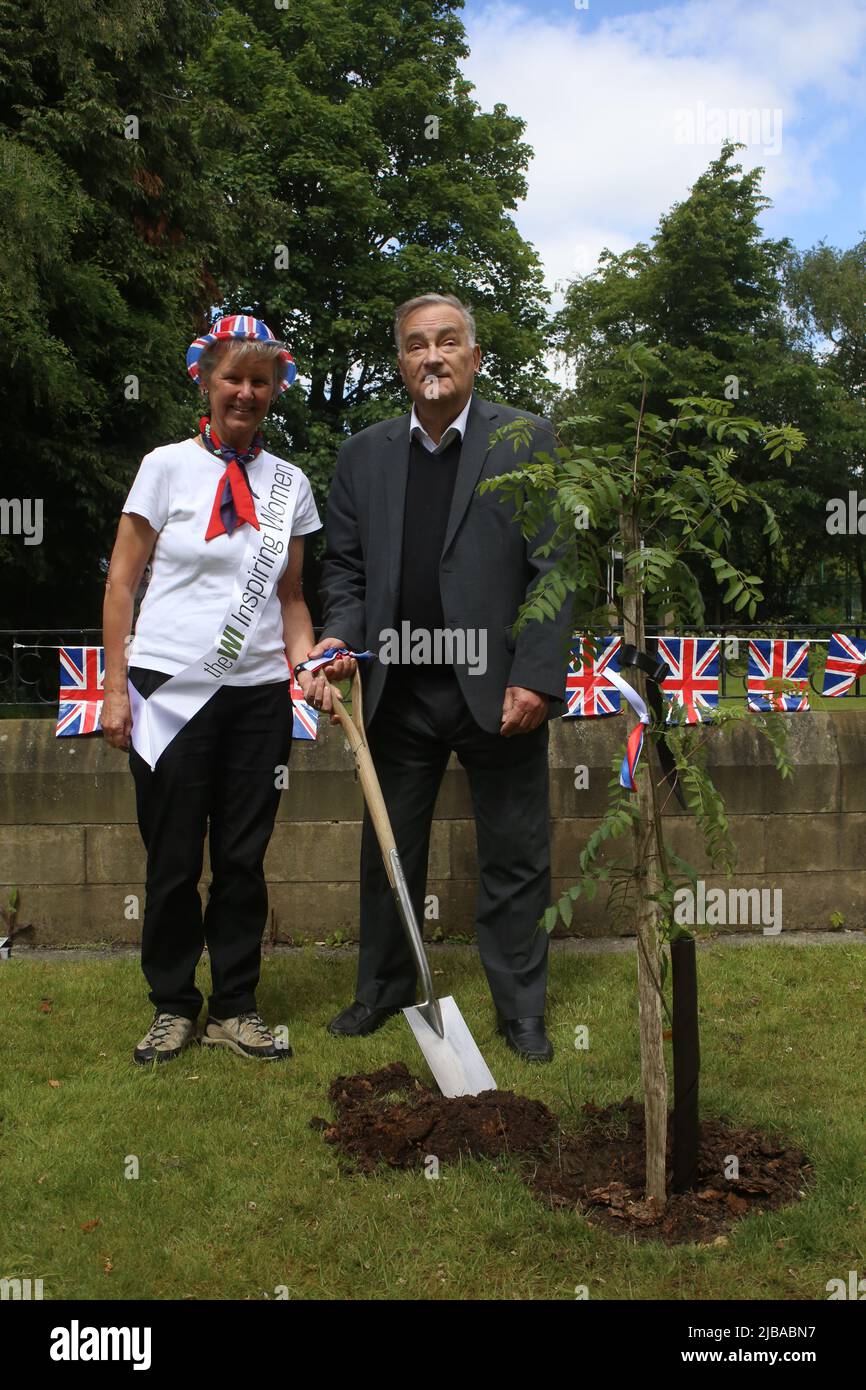 Queen elizabeth ii tree planting hi-res stock photography and images ...