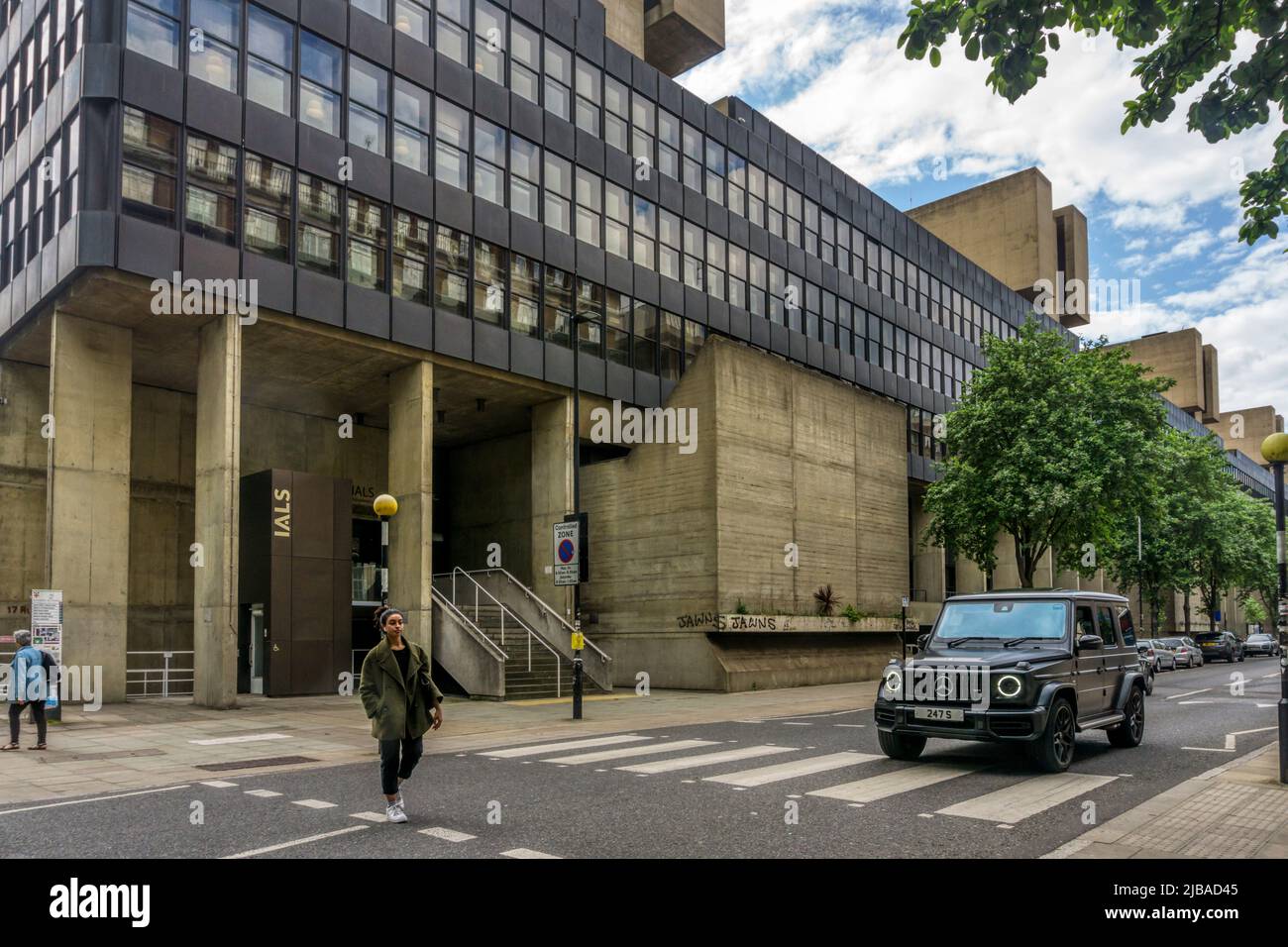 Charles Clore House at 17 Russell Square is a Grade II* listed building ...