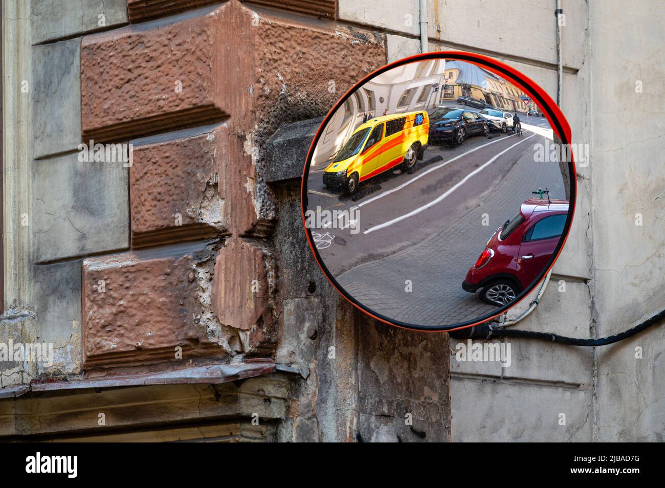 Mirror sign of ambulance hi-res stock photography and images - Alamy
