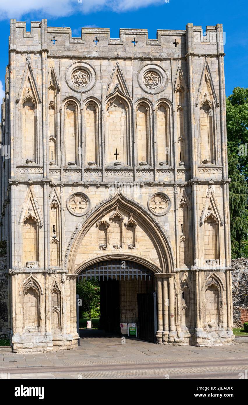 Abbeygate the entrance to Abbey Gardens, Bury St Edmunds, Suffolk ...