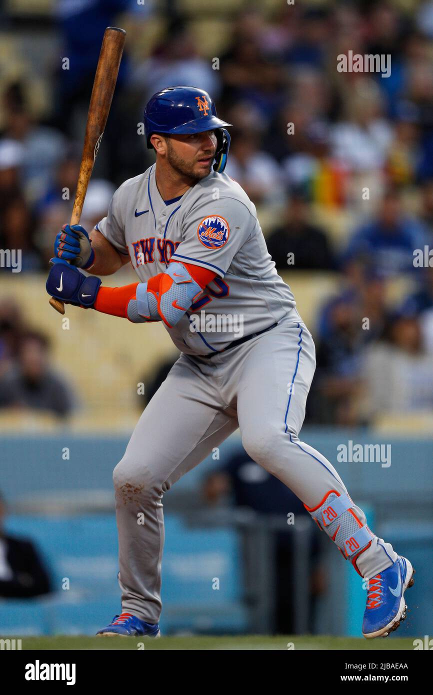 New York Mets first basemen Pete Alonso (20) waits for the pitch during ...