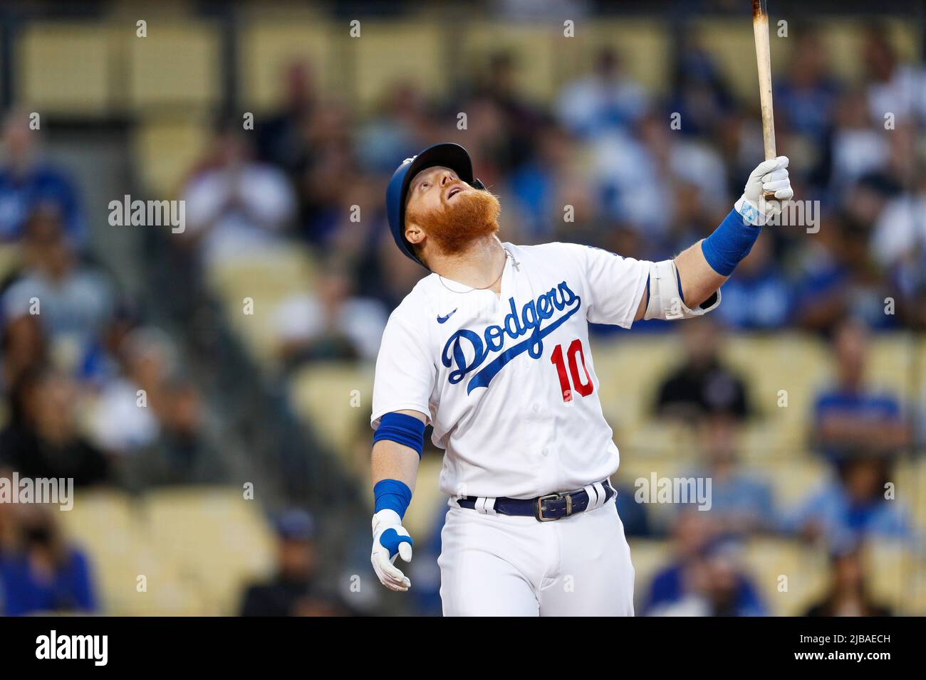 Los Angeles Dodgers third baseman Justin Turner (10) tracks a pop fly ...