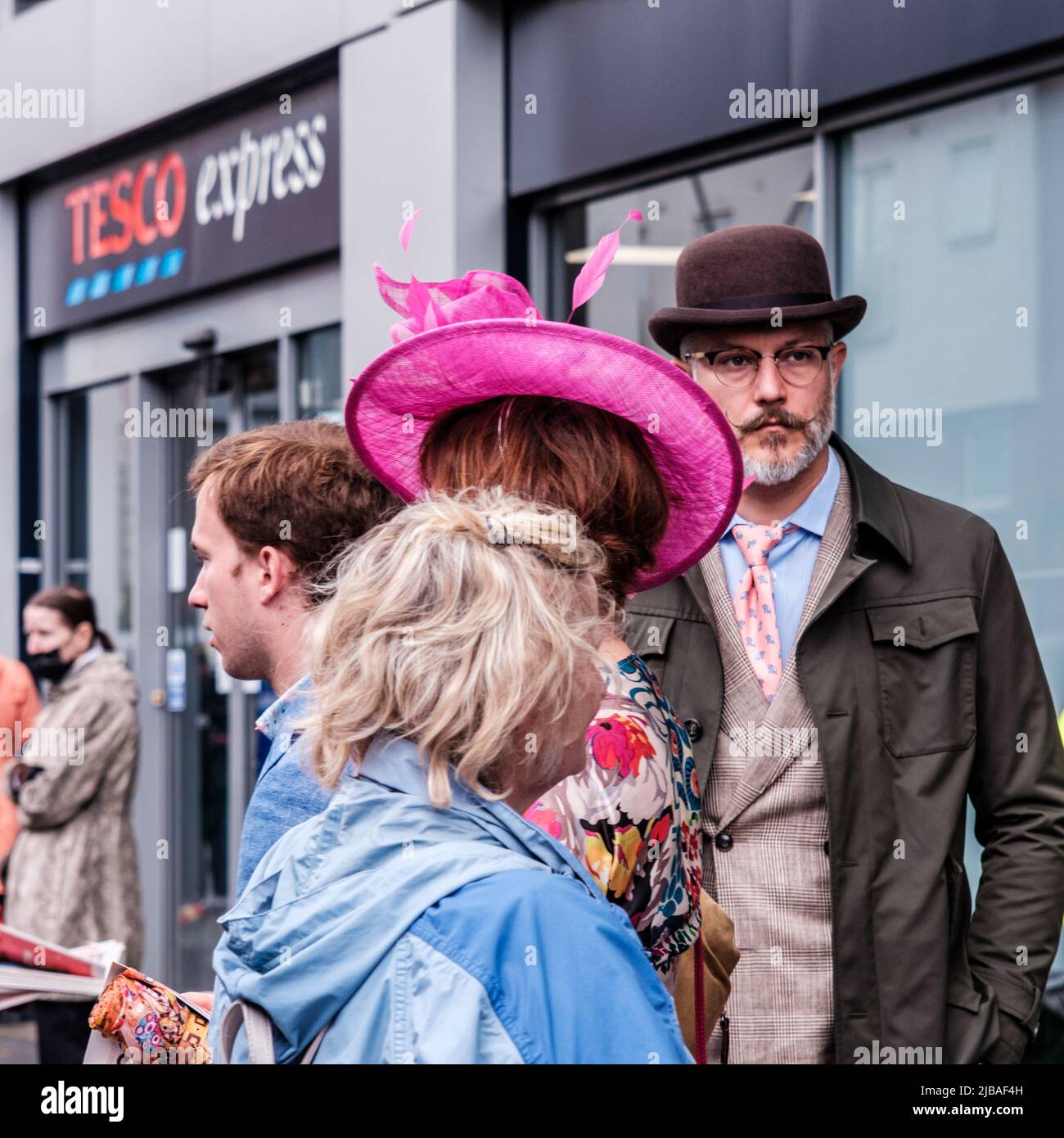 Man wearing bowler hat hi-res stock photography and images - Alamy