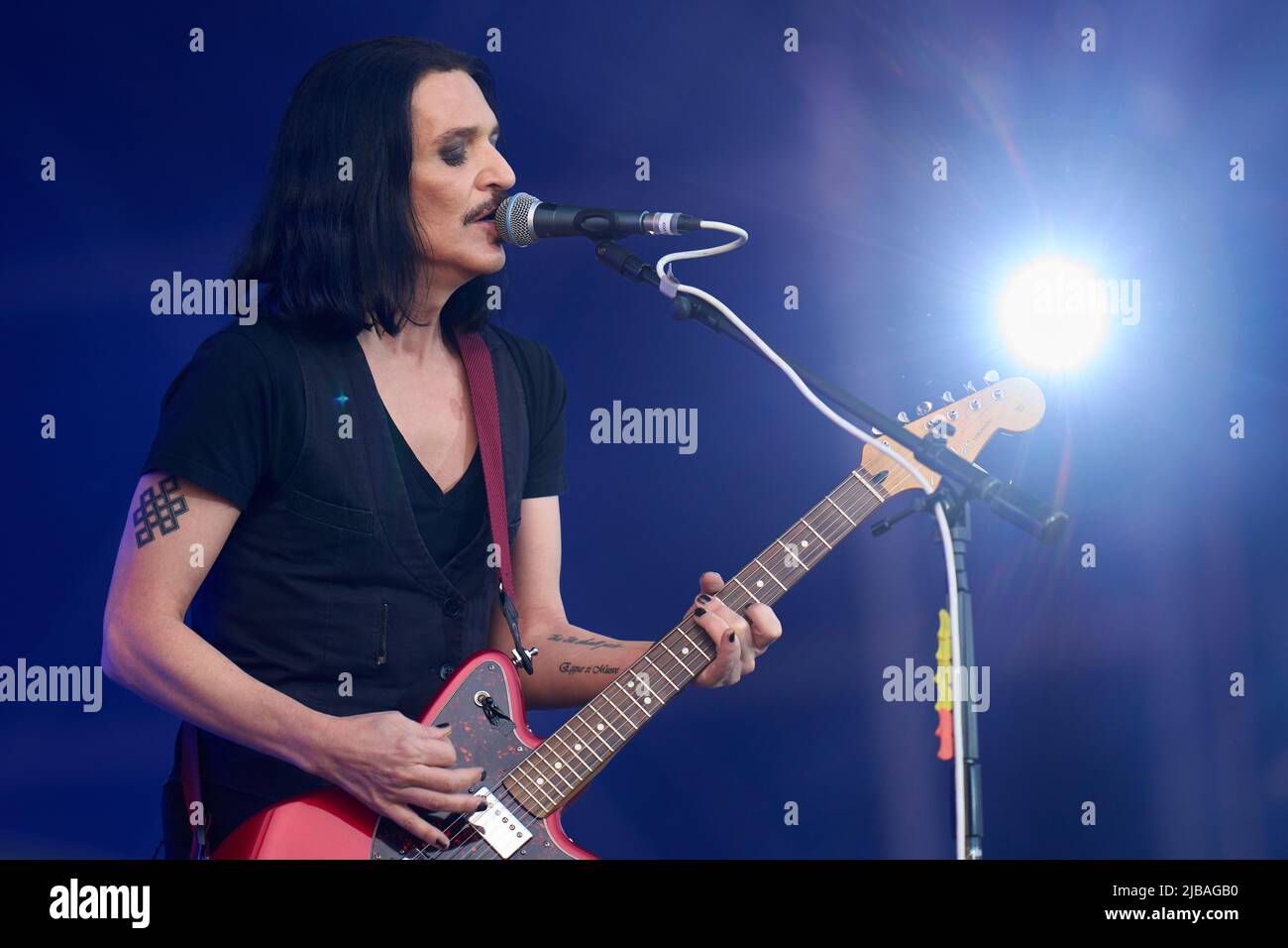 04 June 2022, Rhineland-Palatinate, Nürburg: Frontman Brian Molko ...