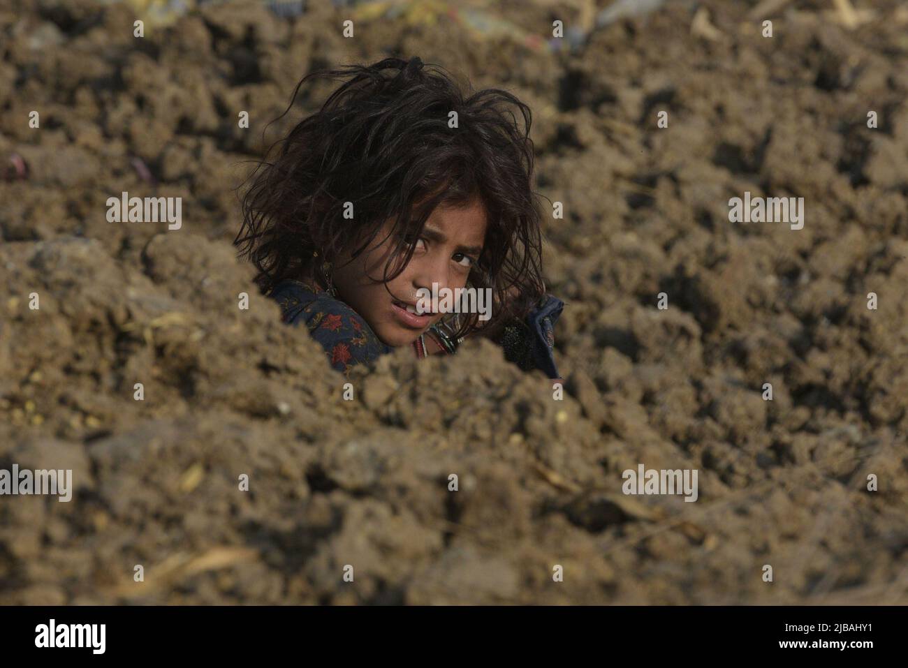 June 4, 2022, Lahore, Punjab, Pakistan: Pakistani people busy in their ...