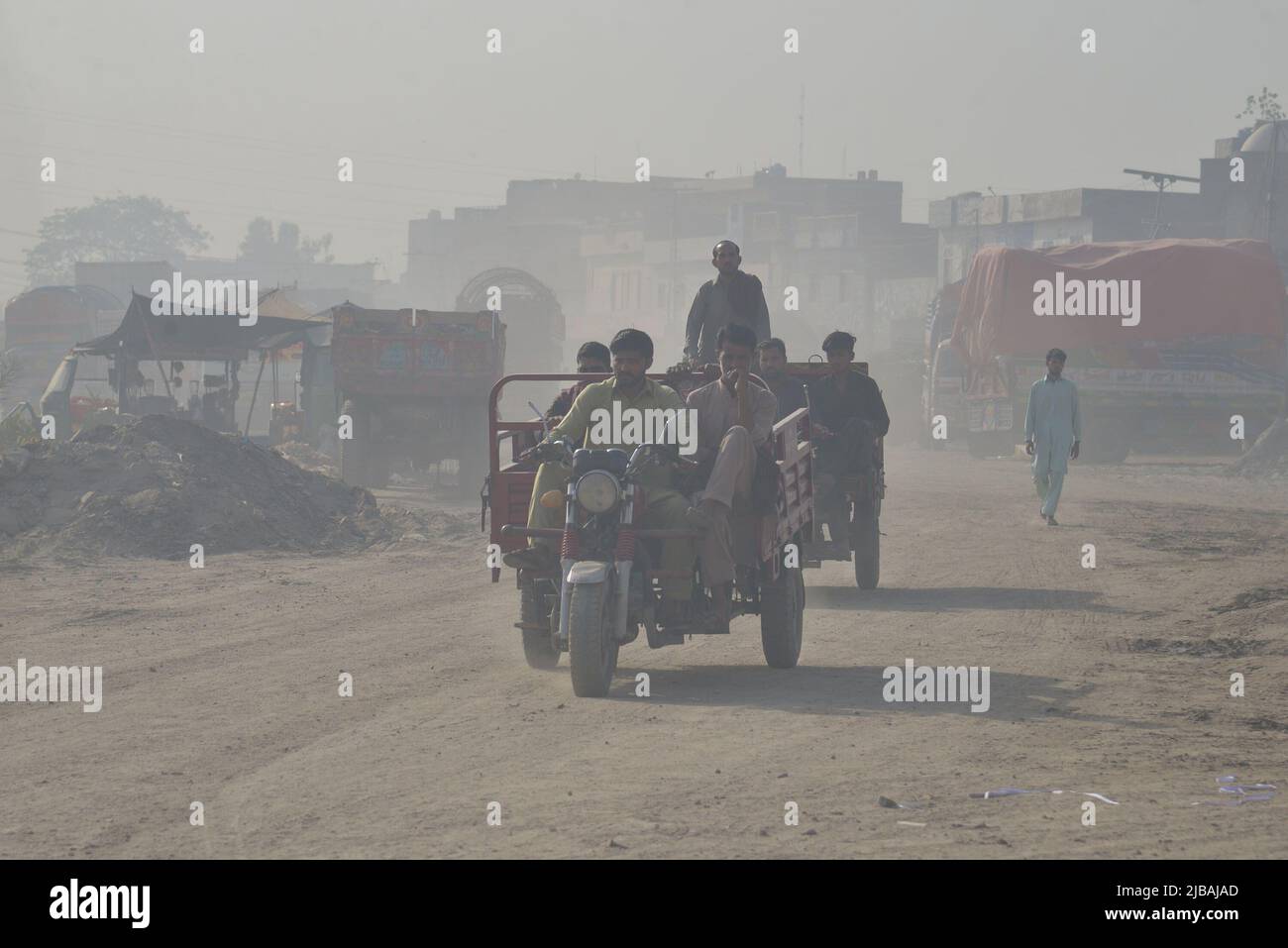 June 4, 2022, Lahore, Punjab, Pakistan: Pakistani people busy in their ...