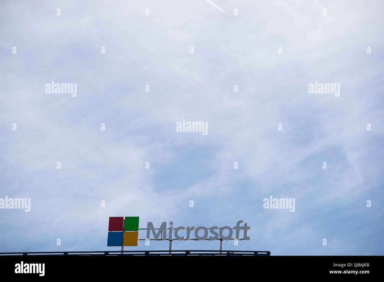 Microsoft headquarters logo sign hi-res stock photography and images ...