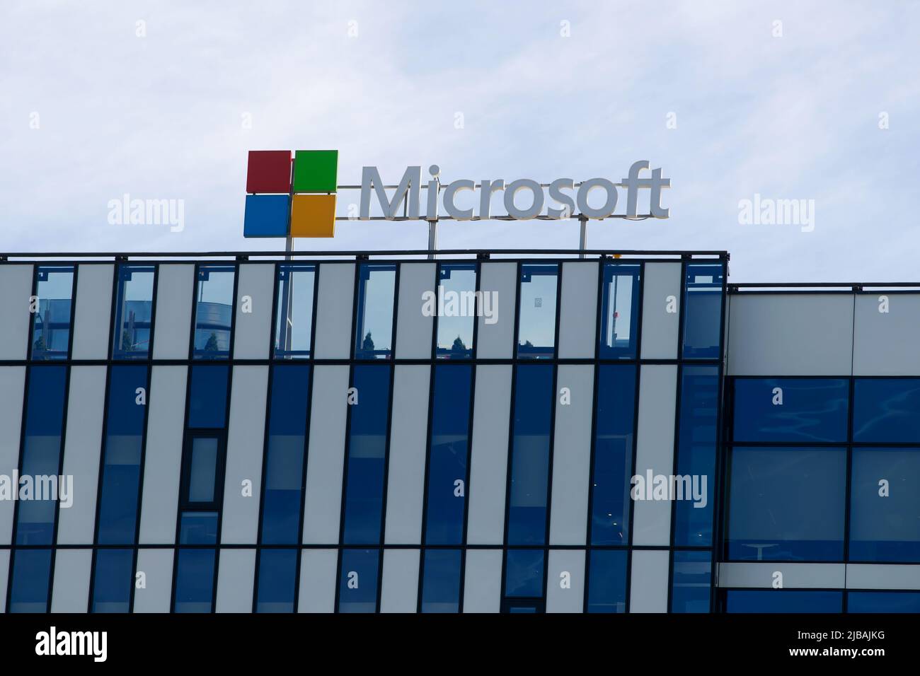 Microsoft headquarters logo sign hi-res stock photography and images ...