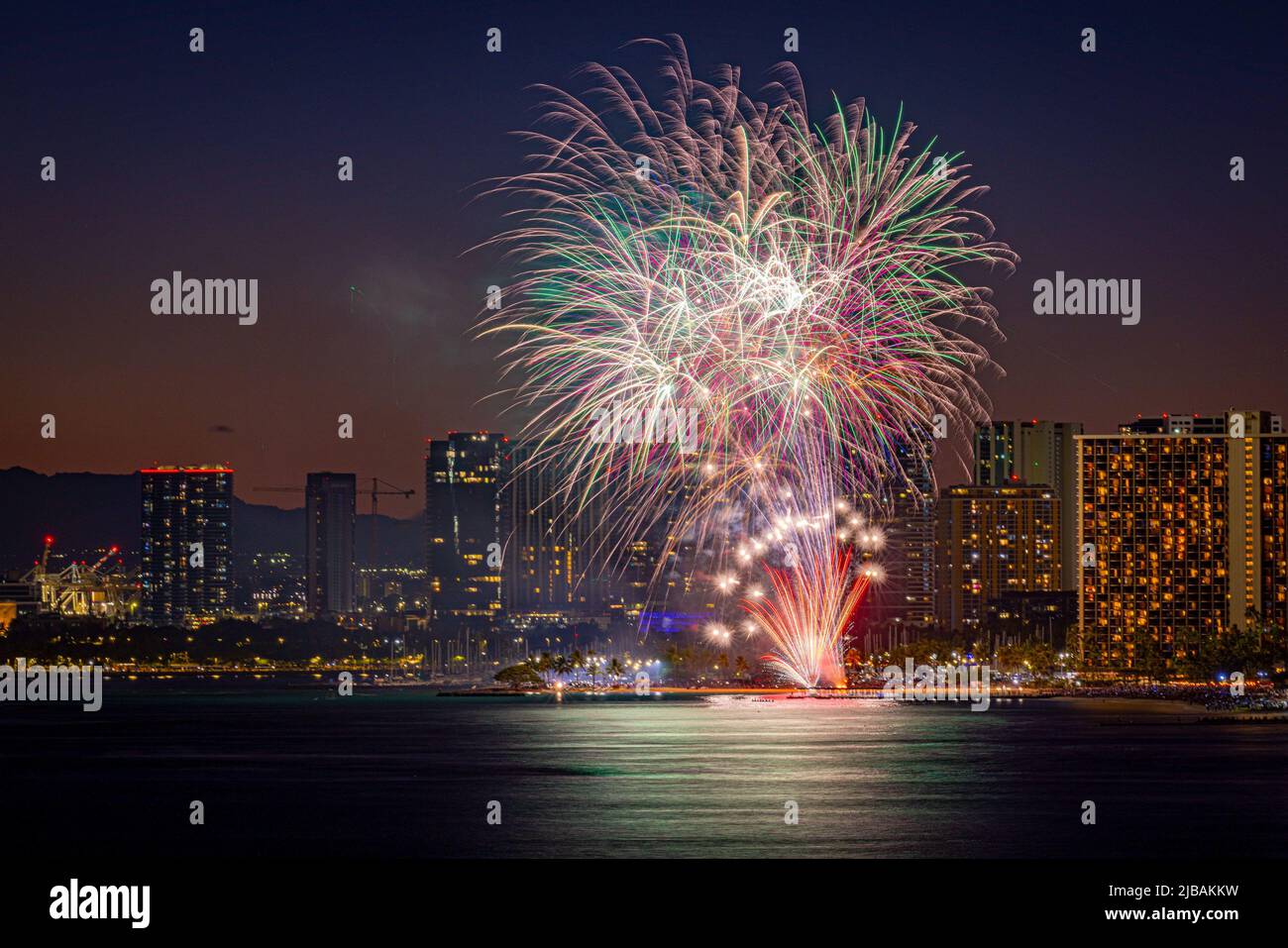 Hilton hawaiian village waikiki beach resort hi-res stock photography ...