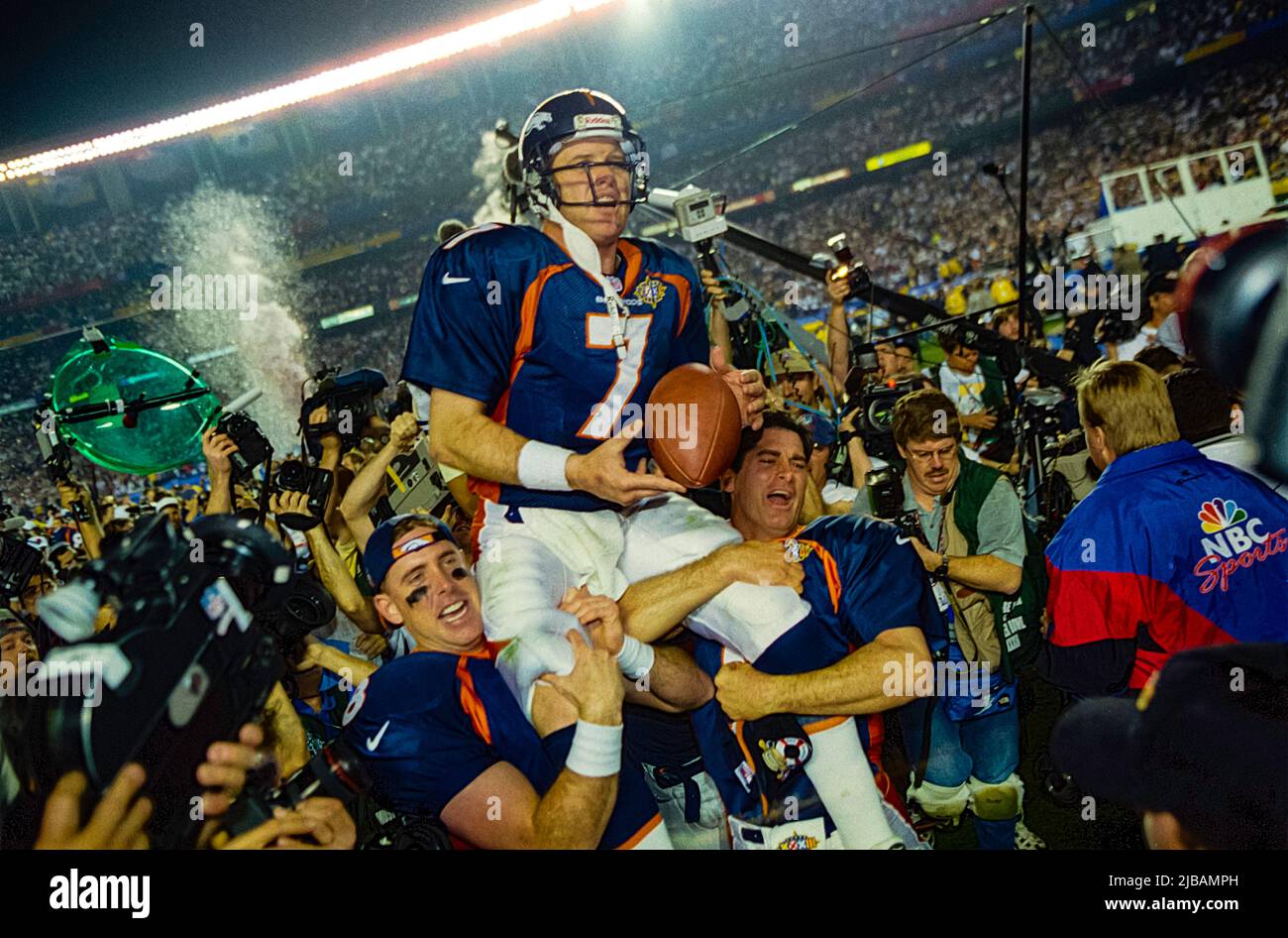 John Elway, Denver Broncos quarterback in 1998 Superbowl Stock Photo - Alamy