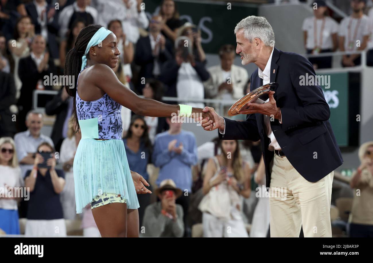 FInalist Coco Gauff of USA, Gilles Moretton, President of the French ...