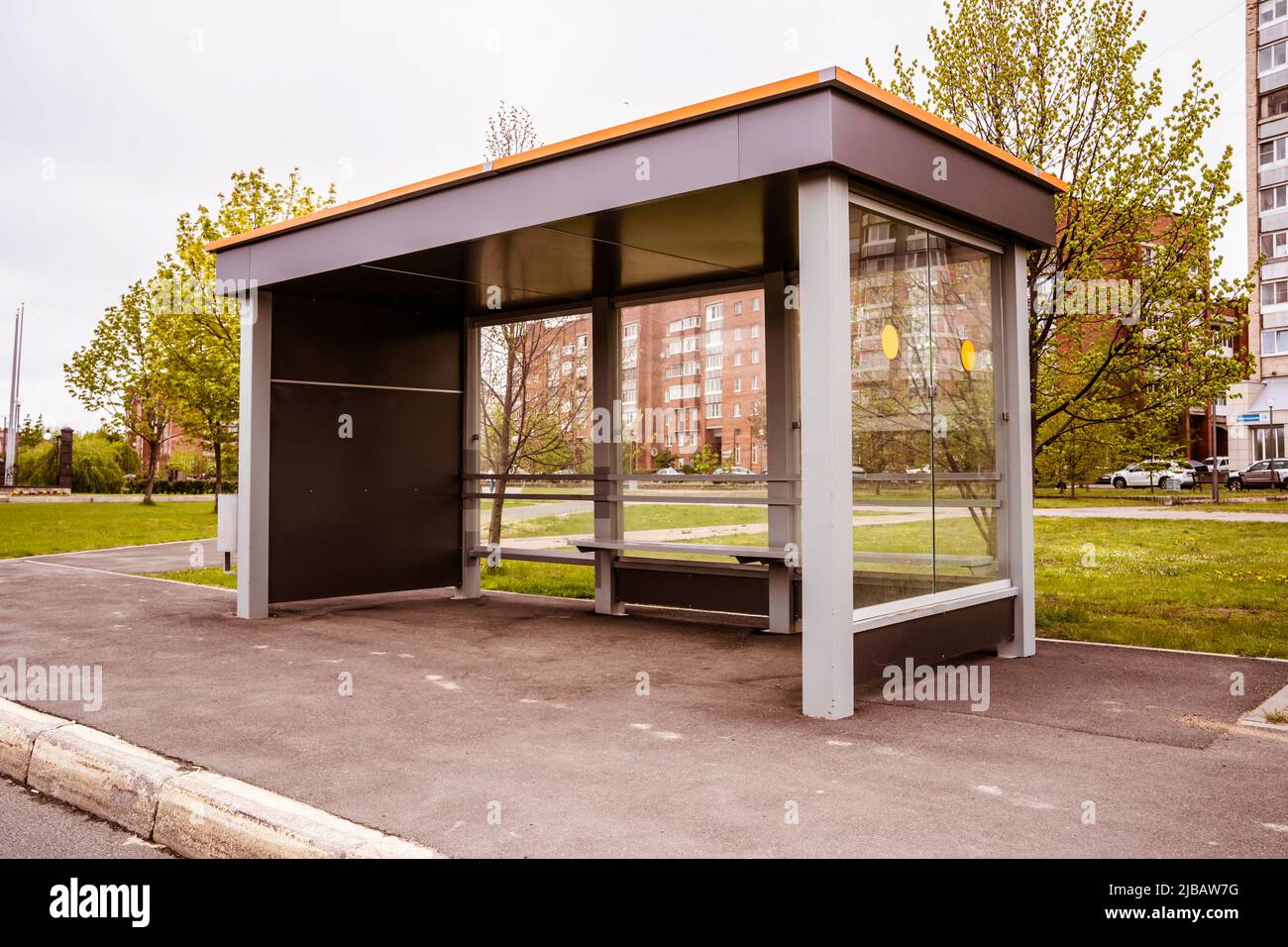 Empty street bus stop hi-res stock photography and images - Alamy