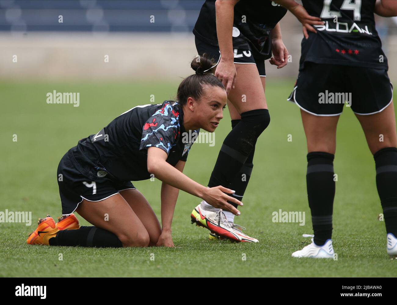CHICAGO, IL - JUNE 04: Chicago Red Stars forward Mallory Pugh (9) looks ...