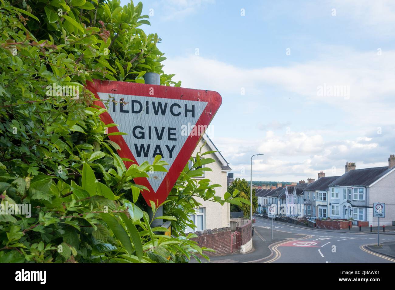 Dual language sign board hi-res stock photography and images - Alamy