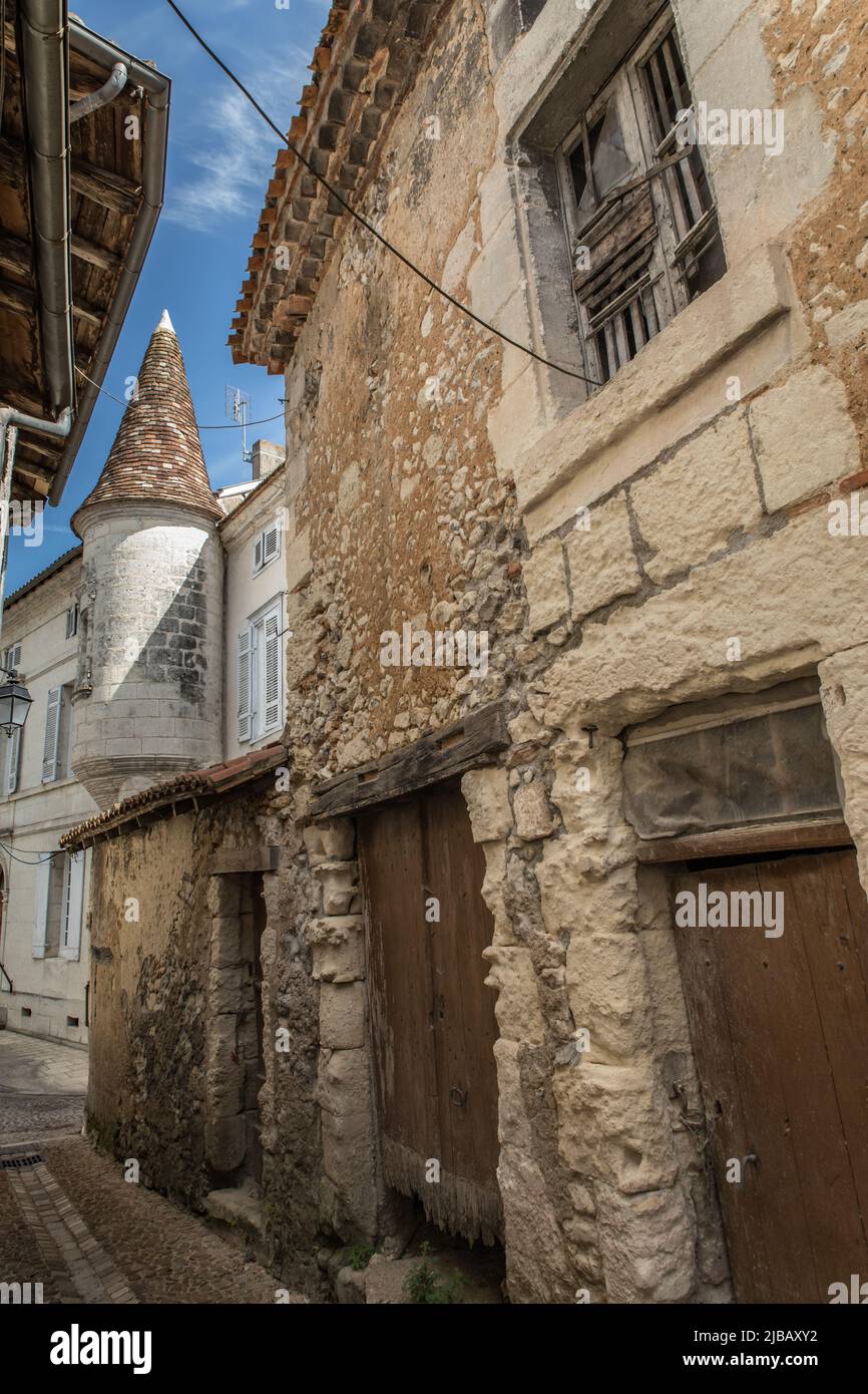 Maison a tourelle hi-res stock photography and images - Alamy