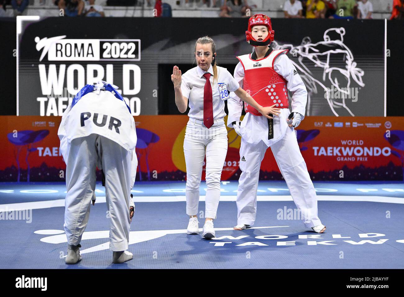 Crystal WEEKES (PUR) vs Dabin LEE (KOR) during the Final +67Kg Women ...