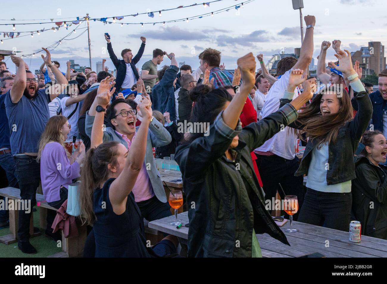 England football fans watch and celebrate the Euros match against the ...