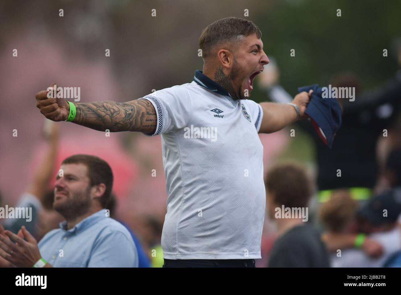Manchester united football fans celebrating hi-res stock photography ...
