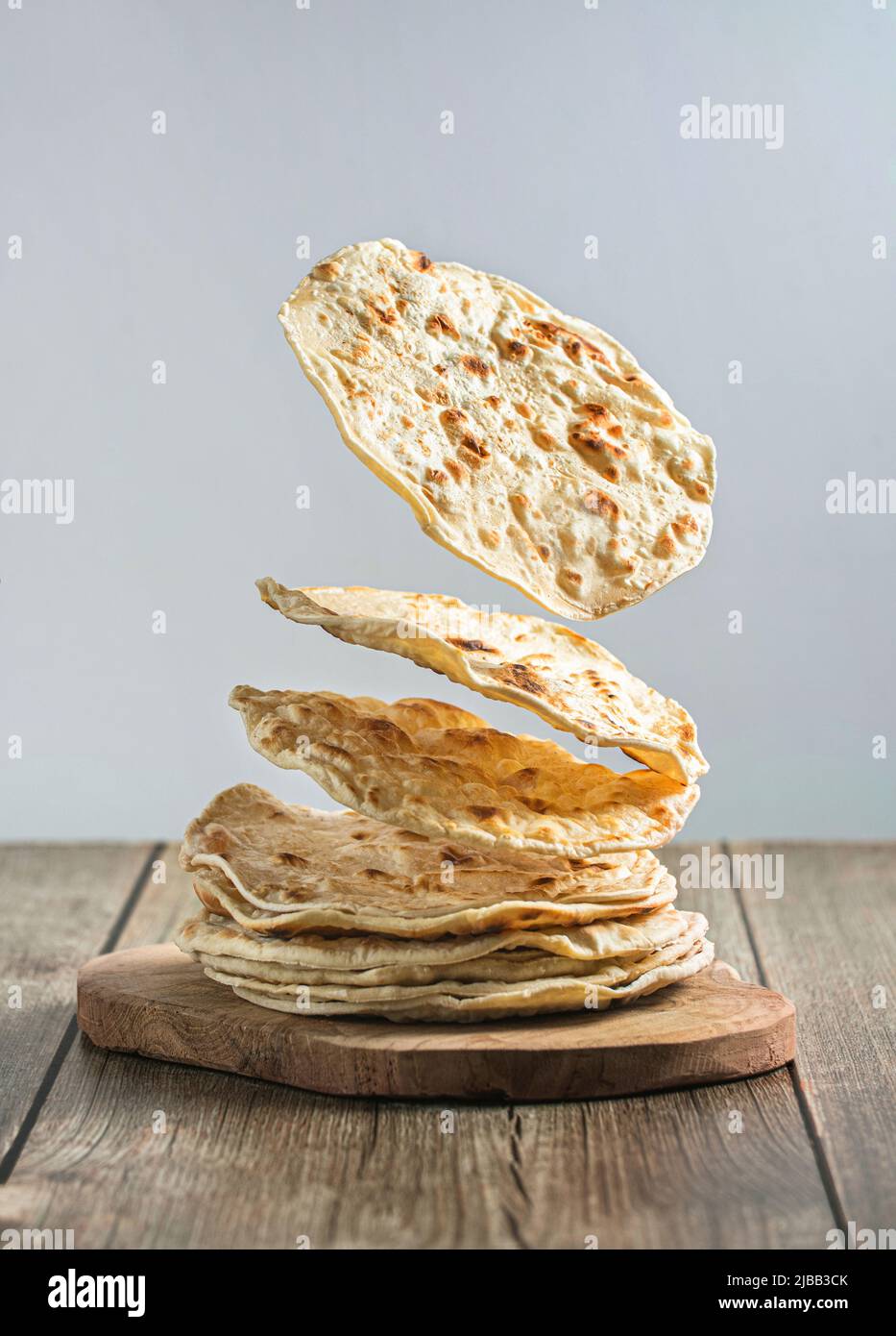 Chapati chapatti chapathi flatbread hi-res stock photography and images ...
