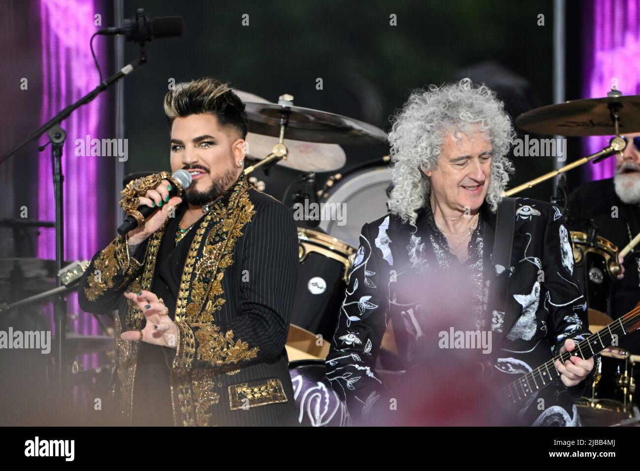 Pool party band hi-res stock photography and images - Alamy