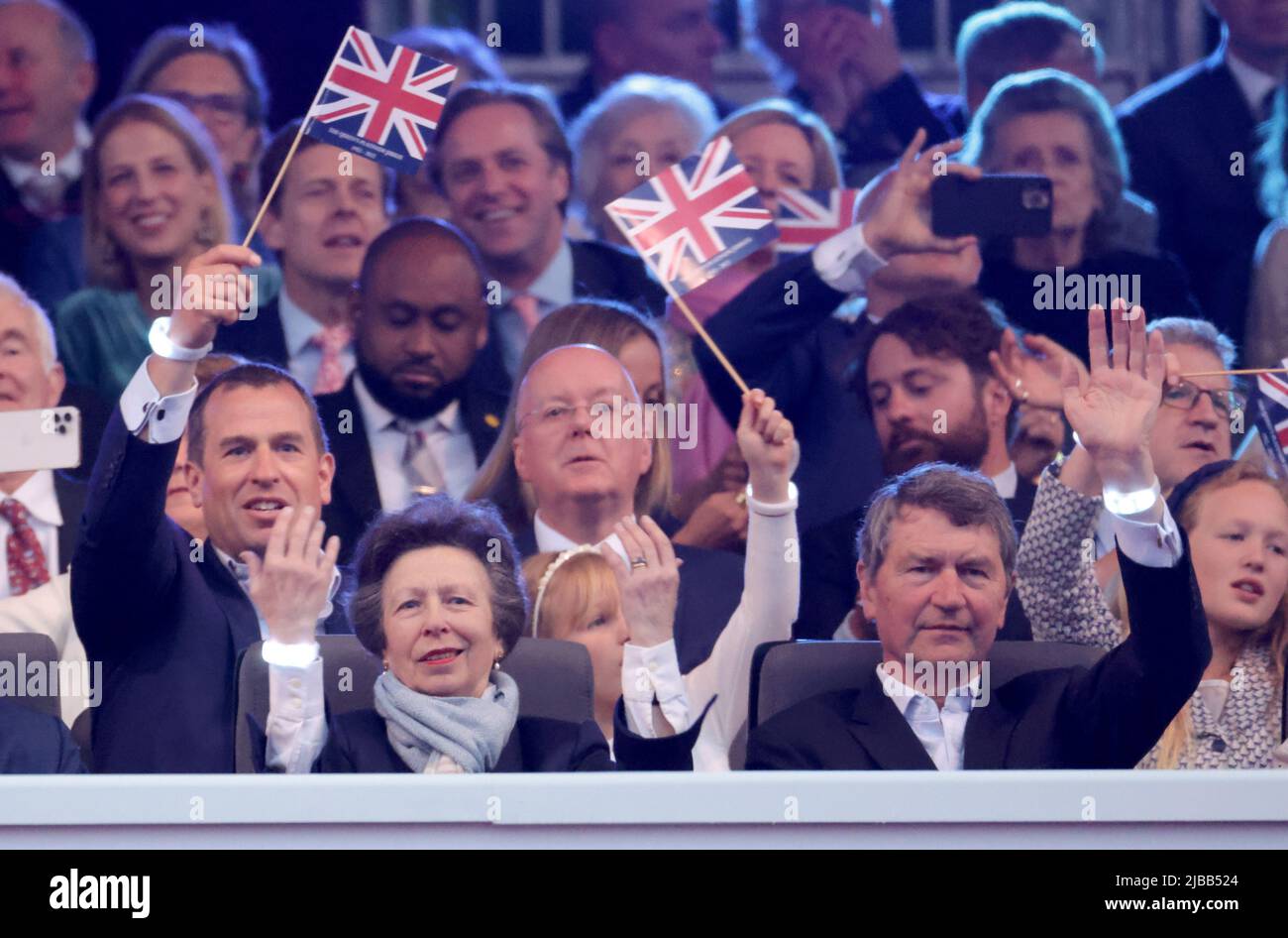 Isla phillips party at the palace hi-res stock photography and images ...