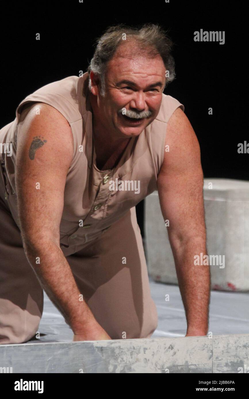 Obra "El Cerdo" con el actor Jesús 'El Choby' Ochoa inicio gira en su ...