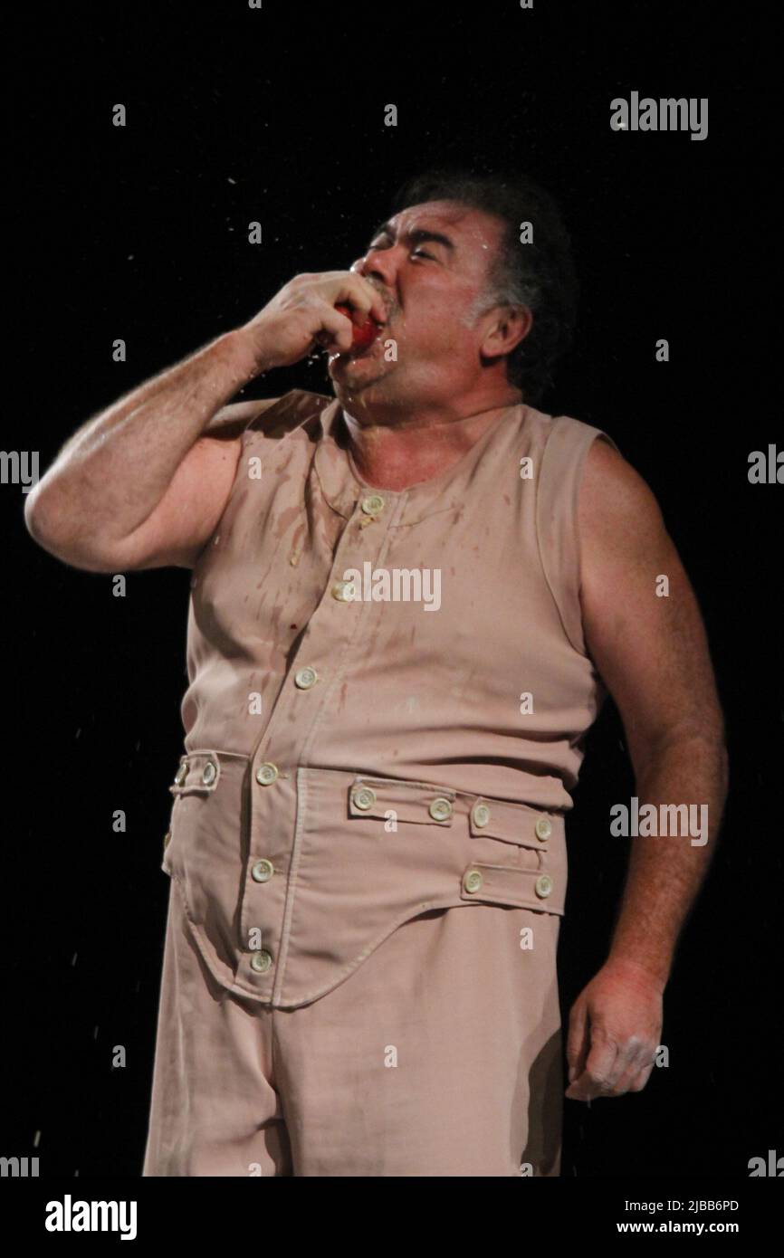 Obra "El Cerdo" con el actor Jesús 'El Choby' Ochoa inicio gira en su ...