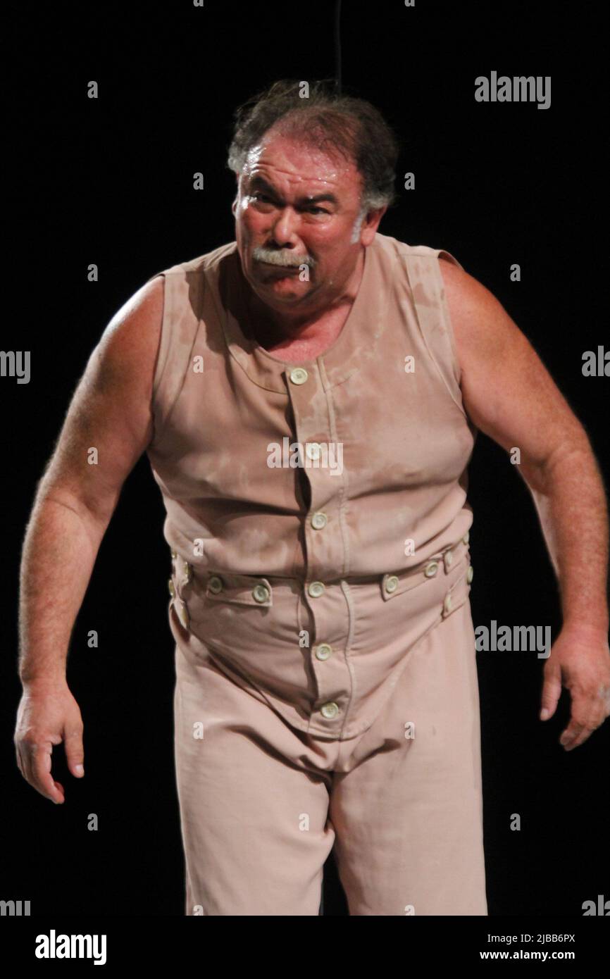 Cerdo tierra hi-res stock photography and images - Alamy