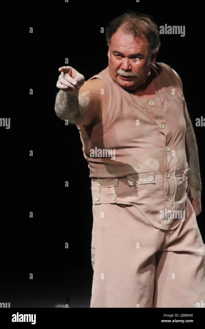 Obra "El Cerdo" con el actor Jesús 'El Choby' Ochoa inicio gira en su ...