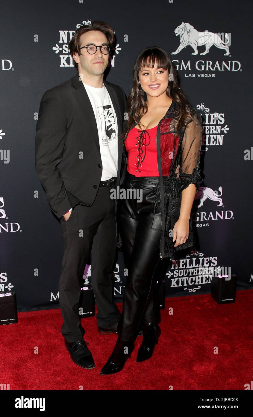 Las Vegas, NV, USA. 4th June, 2022. Greg Furman, Hayley Orrantia at arrivals for Jonas Family ...