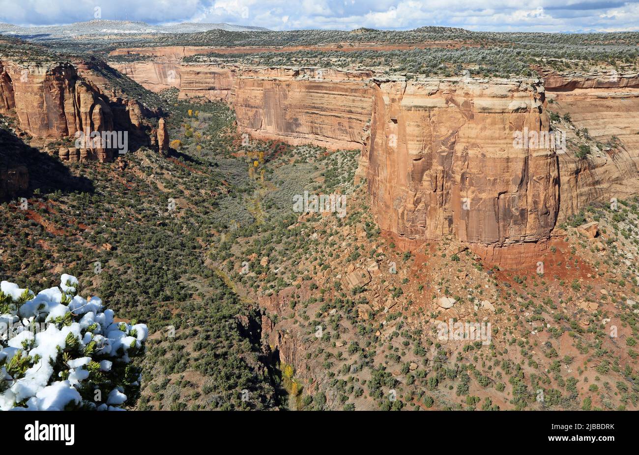 Deep slot canyon hi-res stock photography and images - Alamy