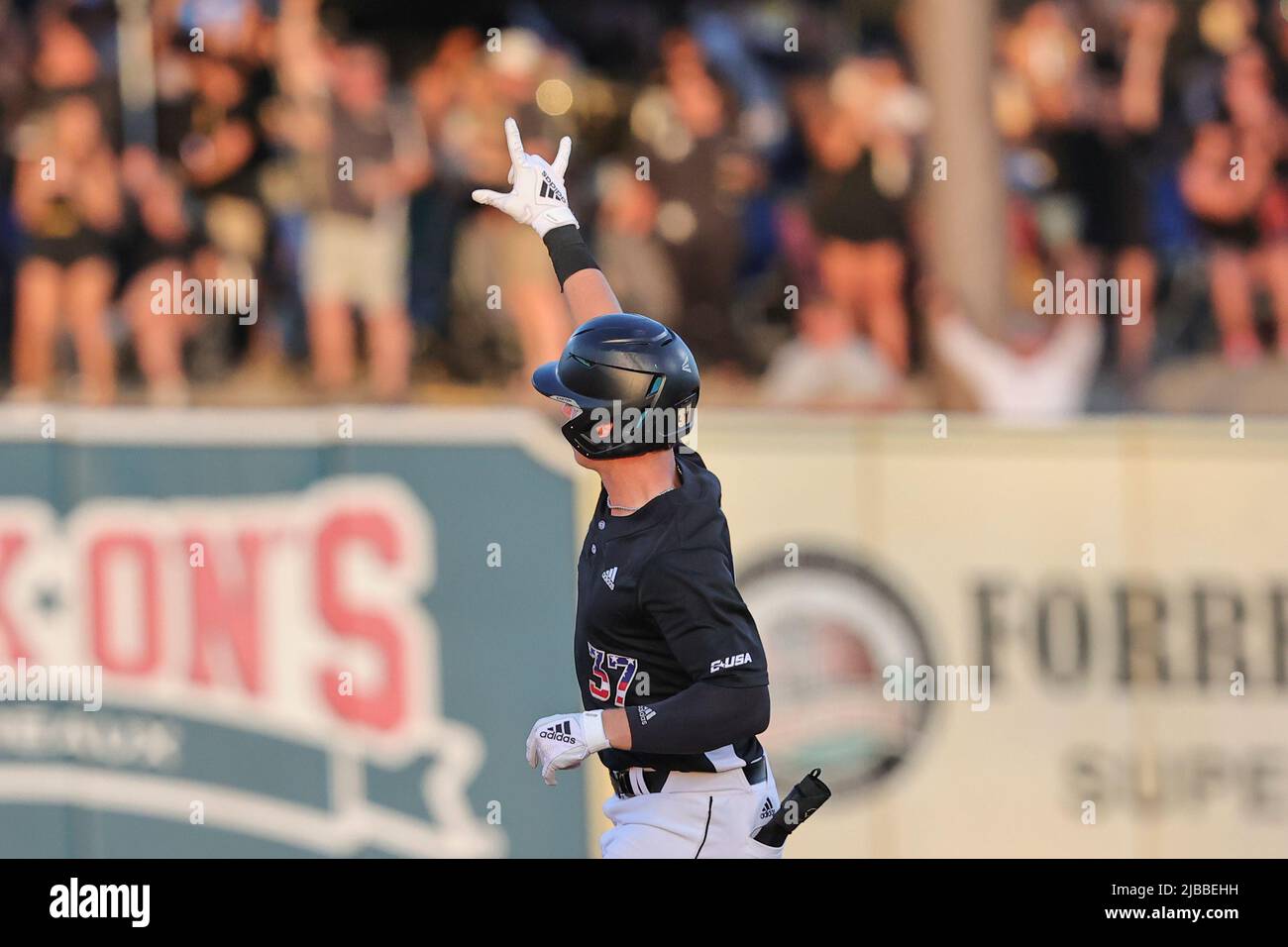 Jun 4, 2022: Southern Miss. outfielder Carson Paetow (37) waves to the ...