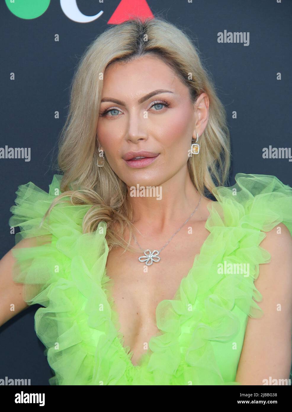 Keni Silva arrives at The MOCA Gala 2022 held at The Geffen ...
