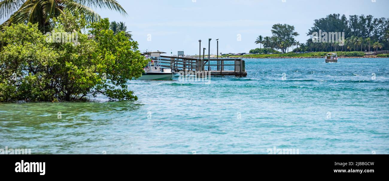Panoramic view of Jupiter Inlet looking out toward the Atlantic Ocean ...