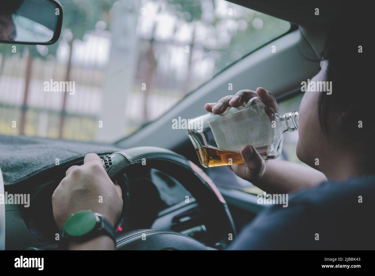 Man drinking beer in car hi-res stock photography and images - Alamy