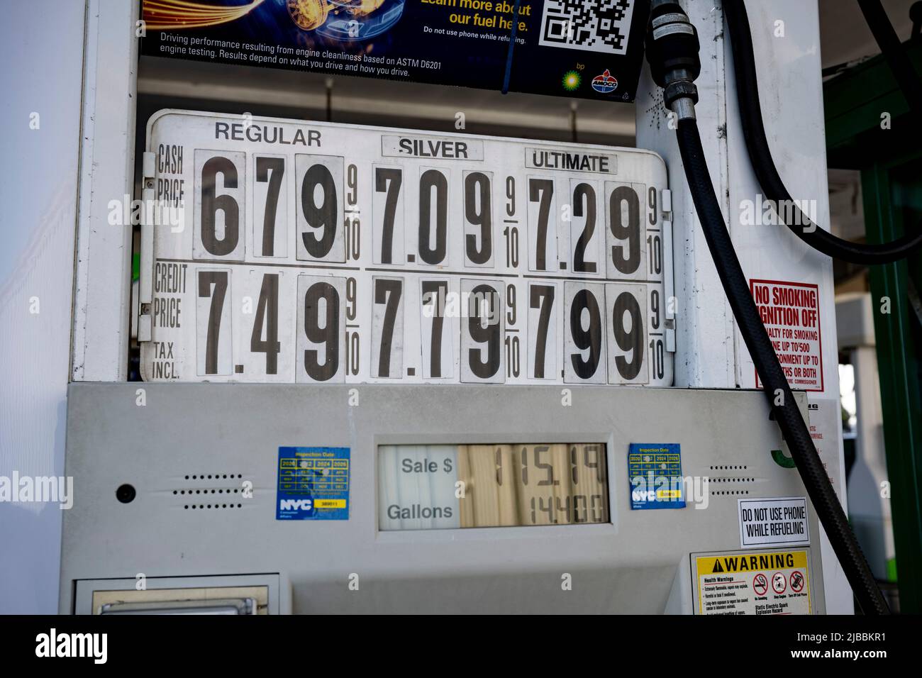 Ta gas station hi-res stock photography and images - Alamy