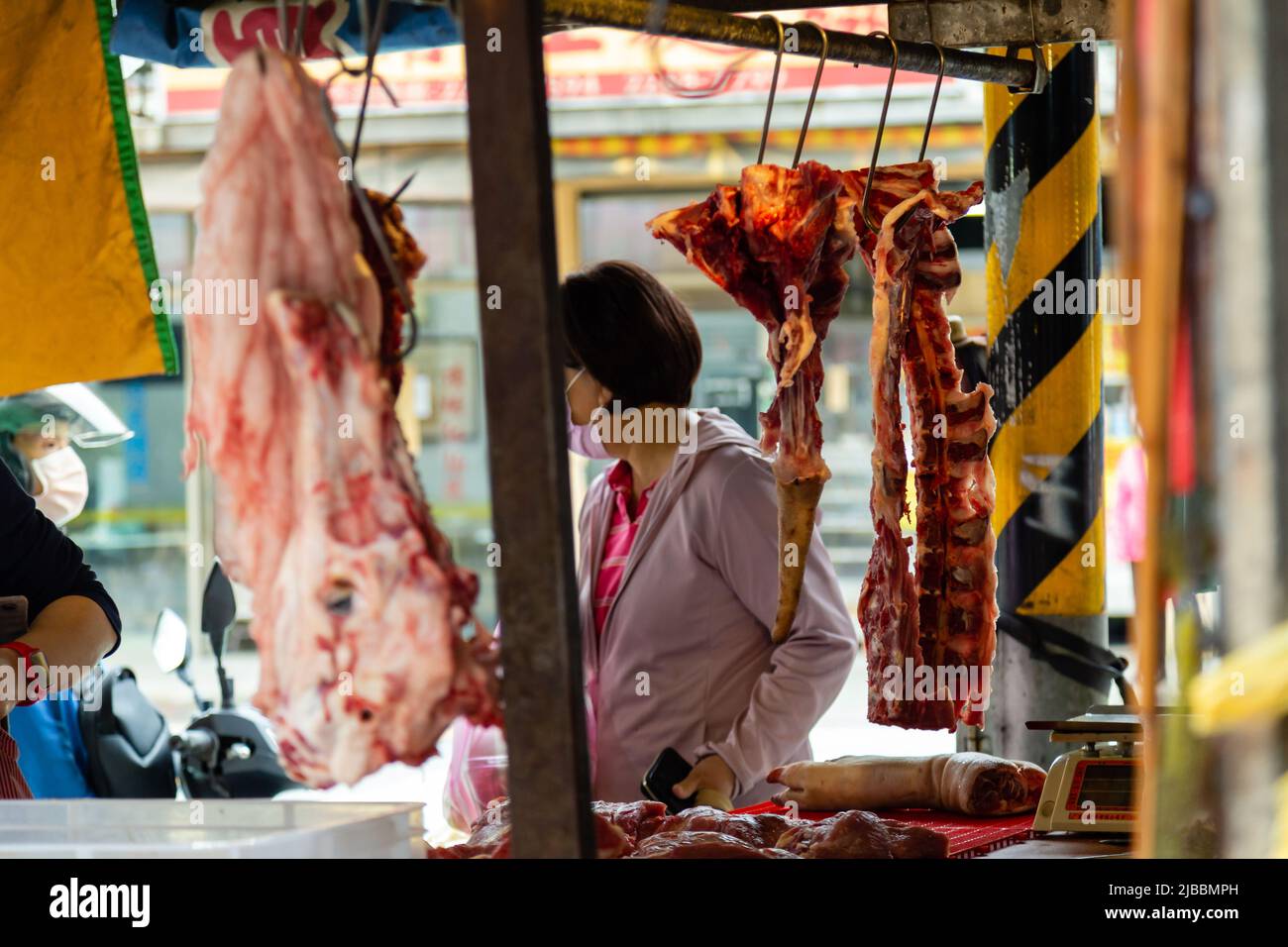 Butcher shop chinatown hi-res stock photography and images - Alamy