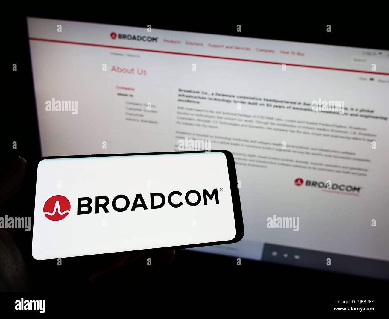 Broadcom inc logo hi-res stock photography and images - Alamy