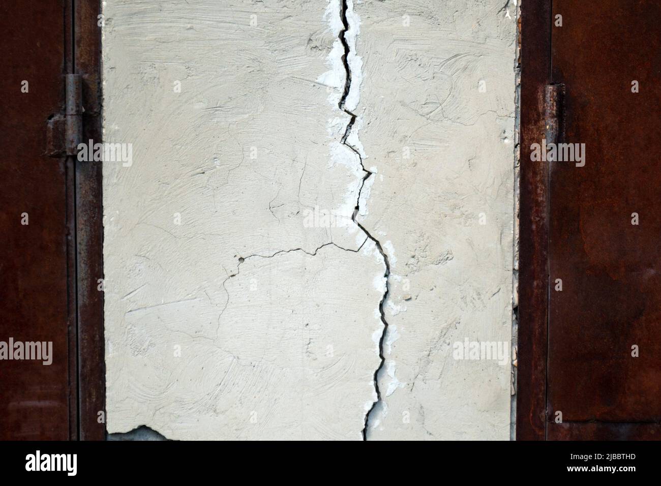 Grunge concrete cement wall with crack in industrial building, great ...
