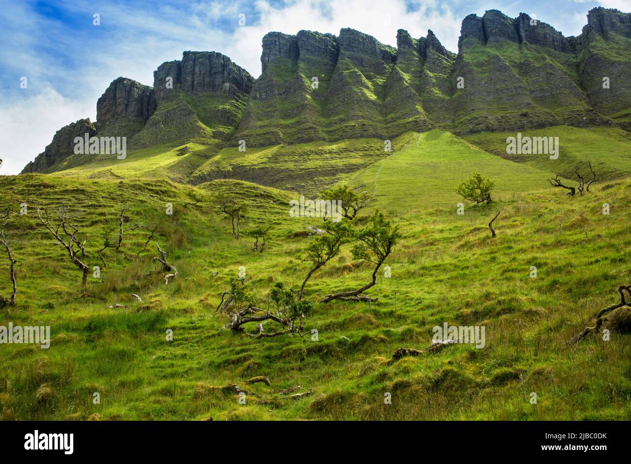 Ben Bulben rock formation in County Sligo, Ireland Stock Photo - Alamy