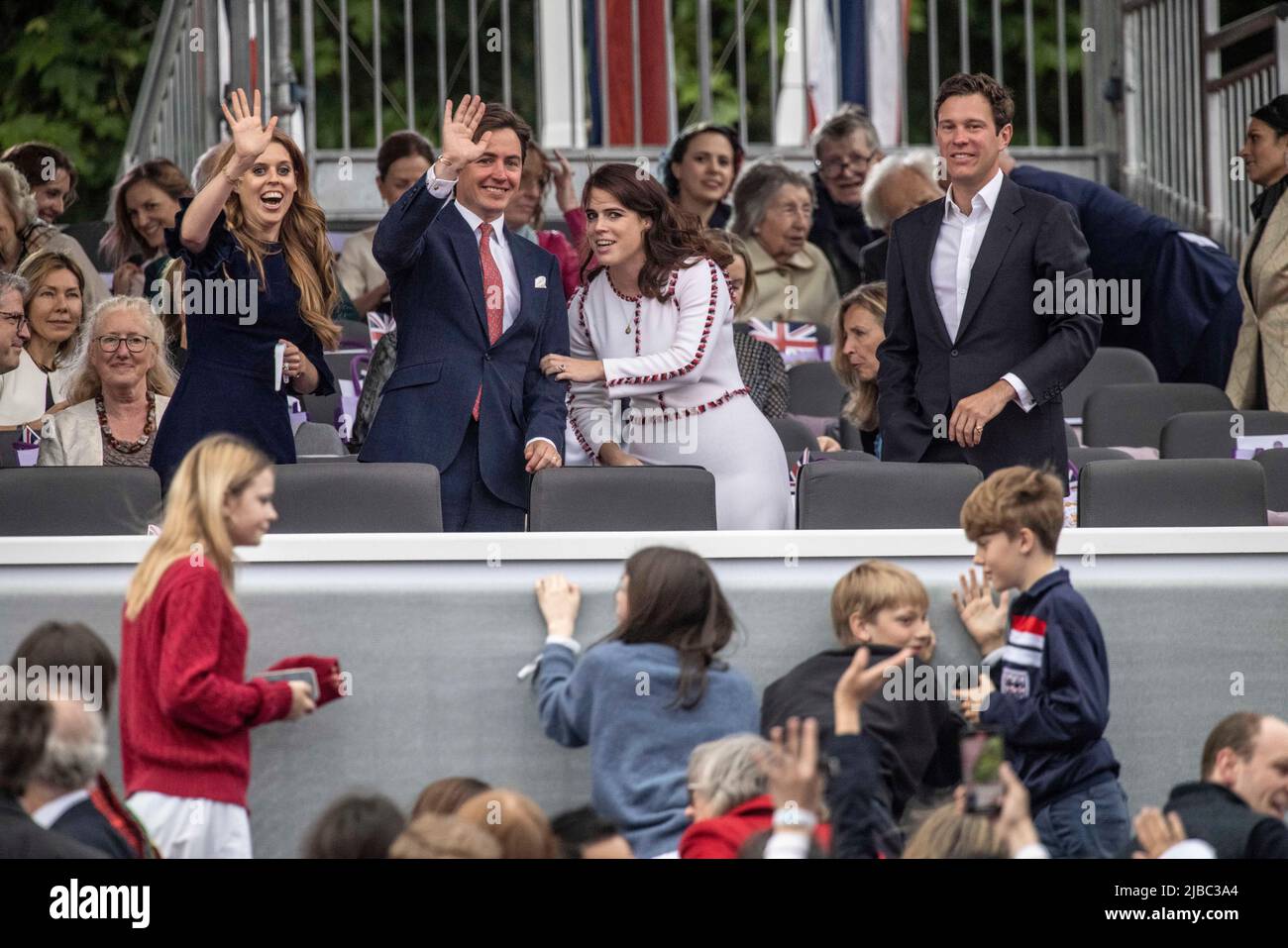 Royal box vips hi-res stock photography and images - Alamy