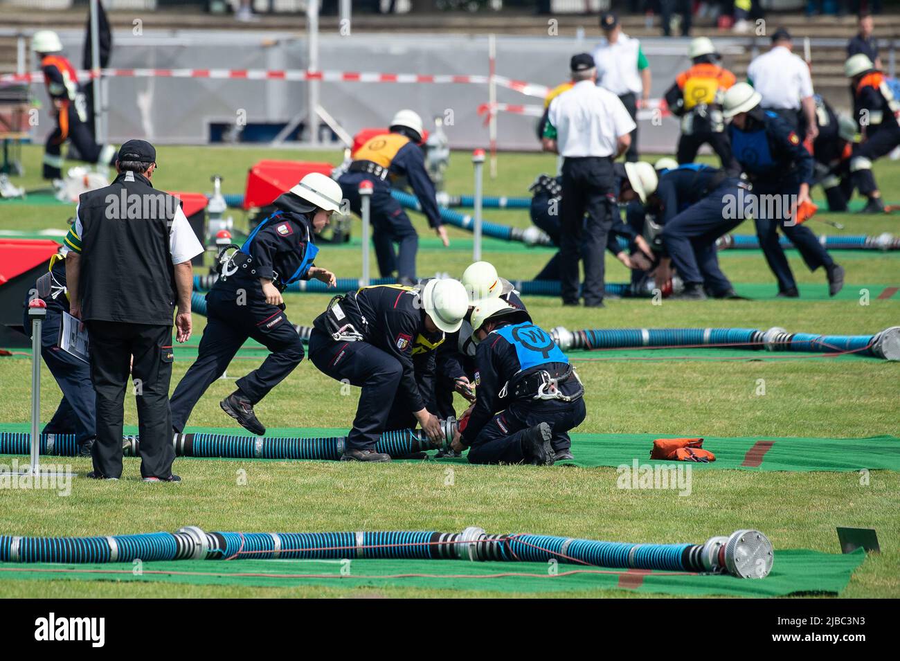 05 June 2022, Thuringia, Mühlhausen: Firefighters are in action at the ...