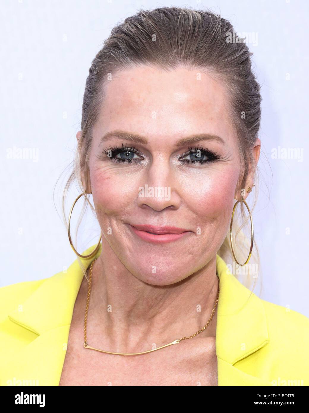 Jennie June Thechive Photoshoot Youtube BLACKPINK-HIGH-CUT-Magazine ...