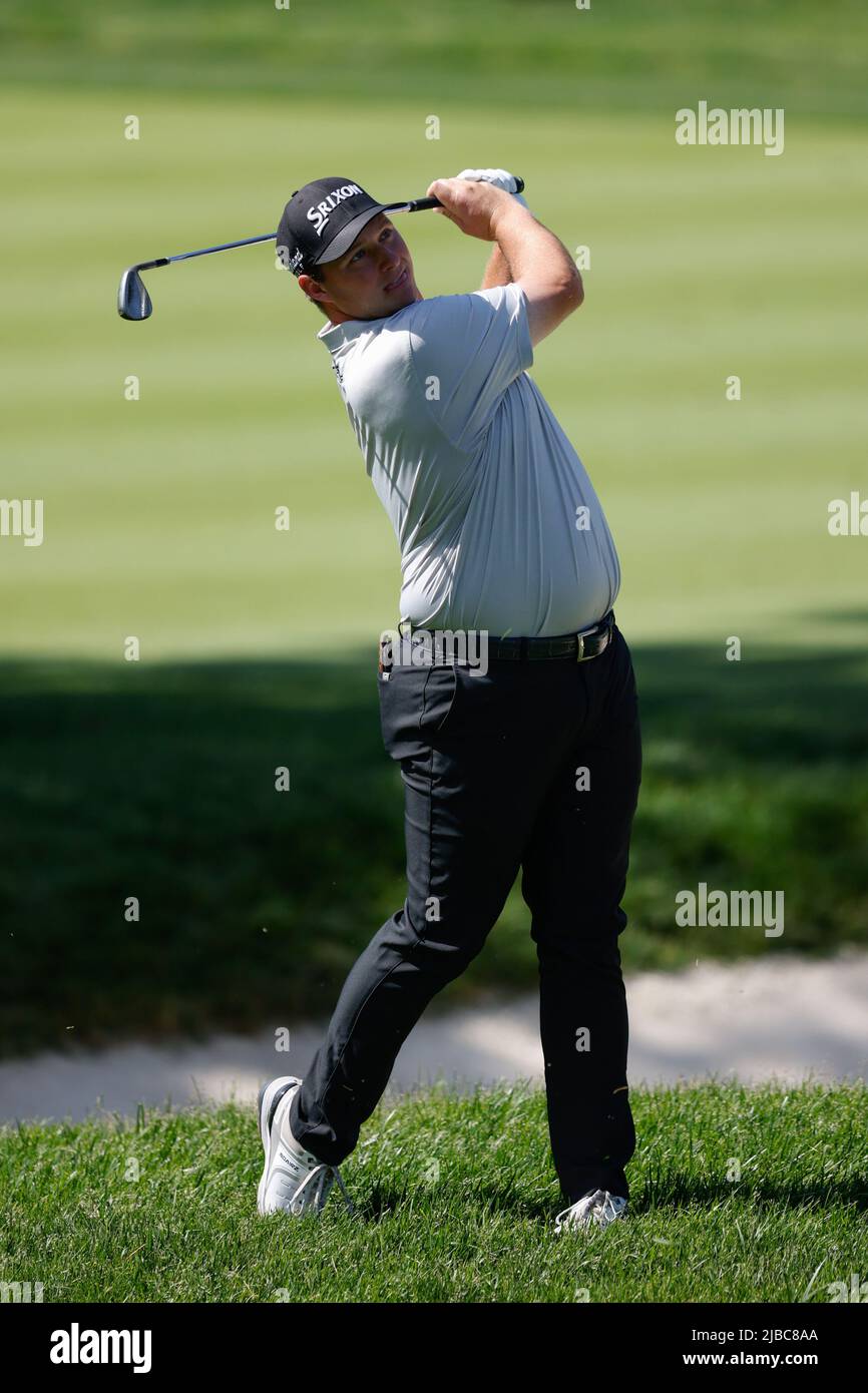 DUBLIN, OH - JUNE 04: Sepp Straka makes a shot to the green on the 18th ...
