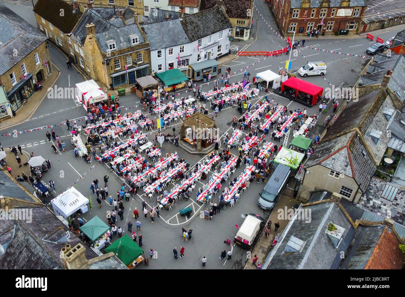 Coronation street party tables hi-res stock photography and images - Alamy