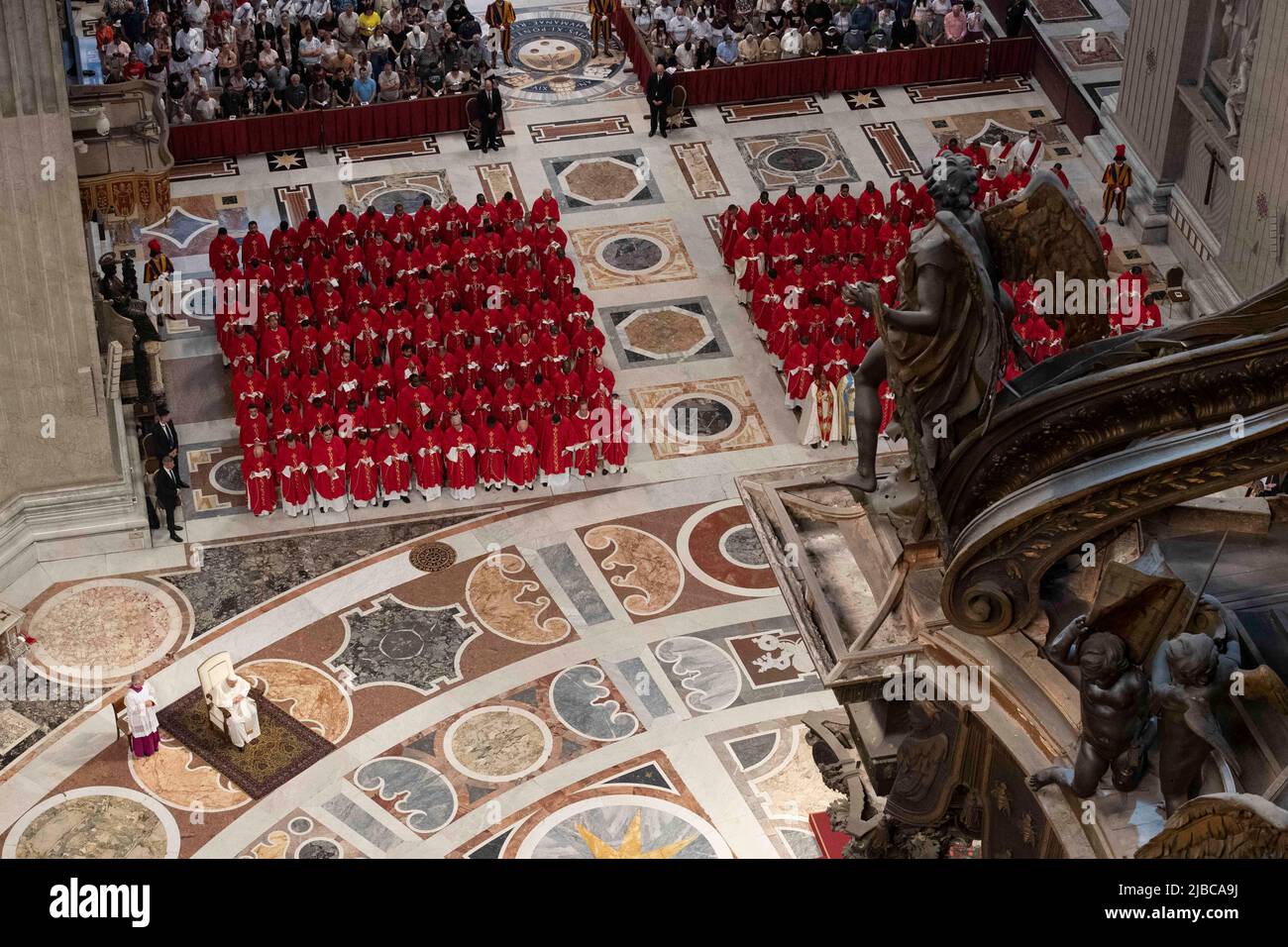 Italy, Rome, Vatican, 22/06/5 Pope Francis attends Pentecost Mass ...