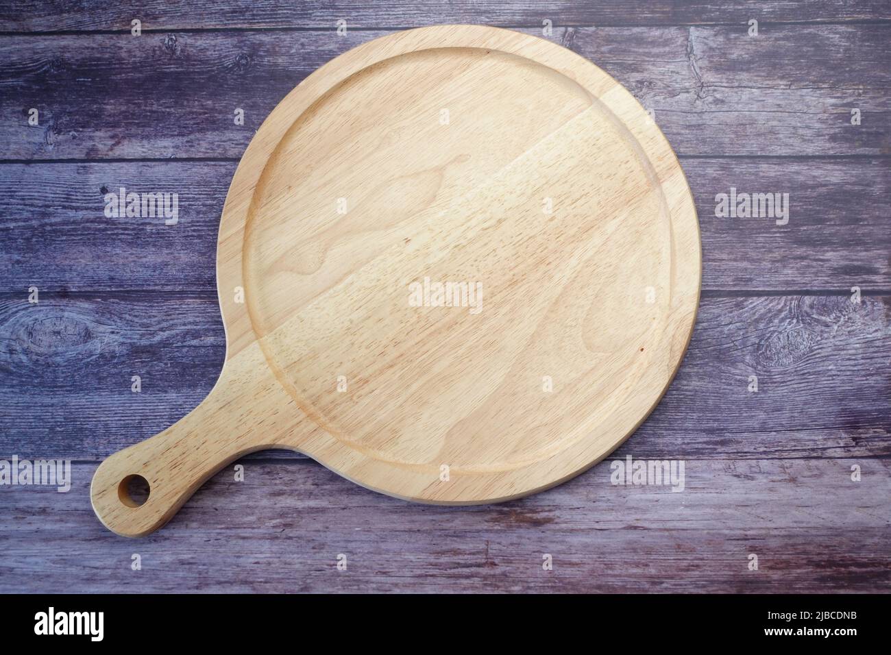 wooden chopping board on table top down Stock Photo - Alamy